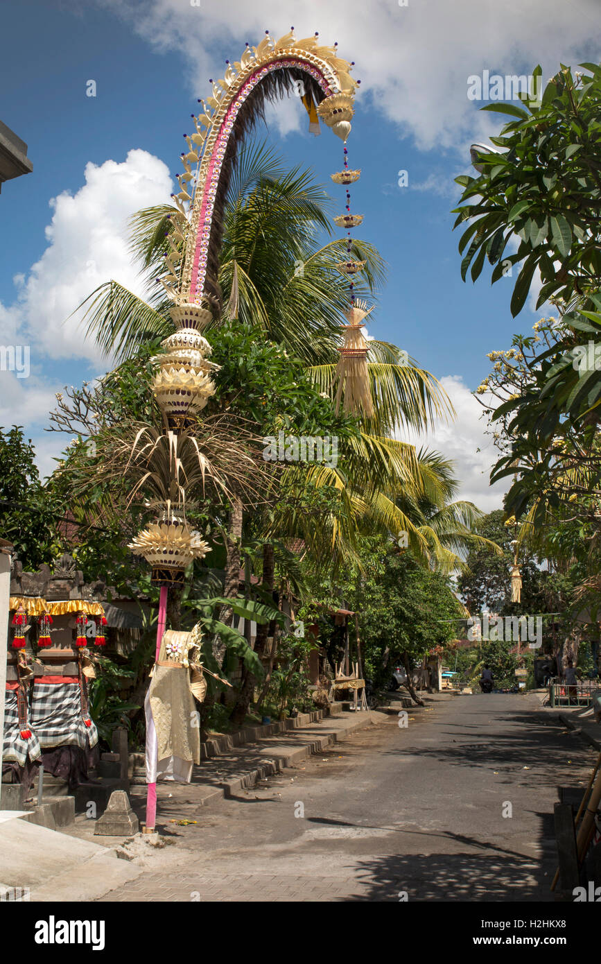 Ubud street scene hi-res stock photography and images - Alamy
