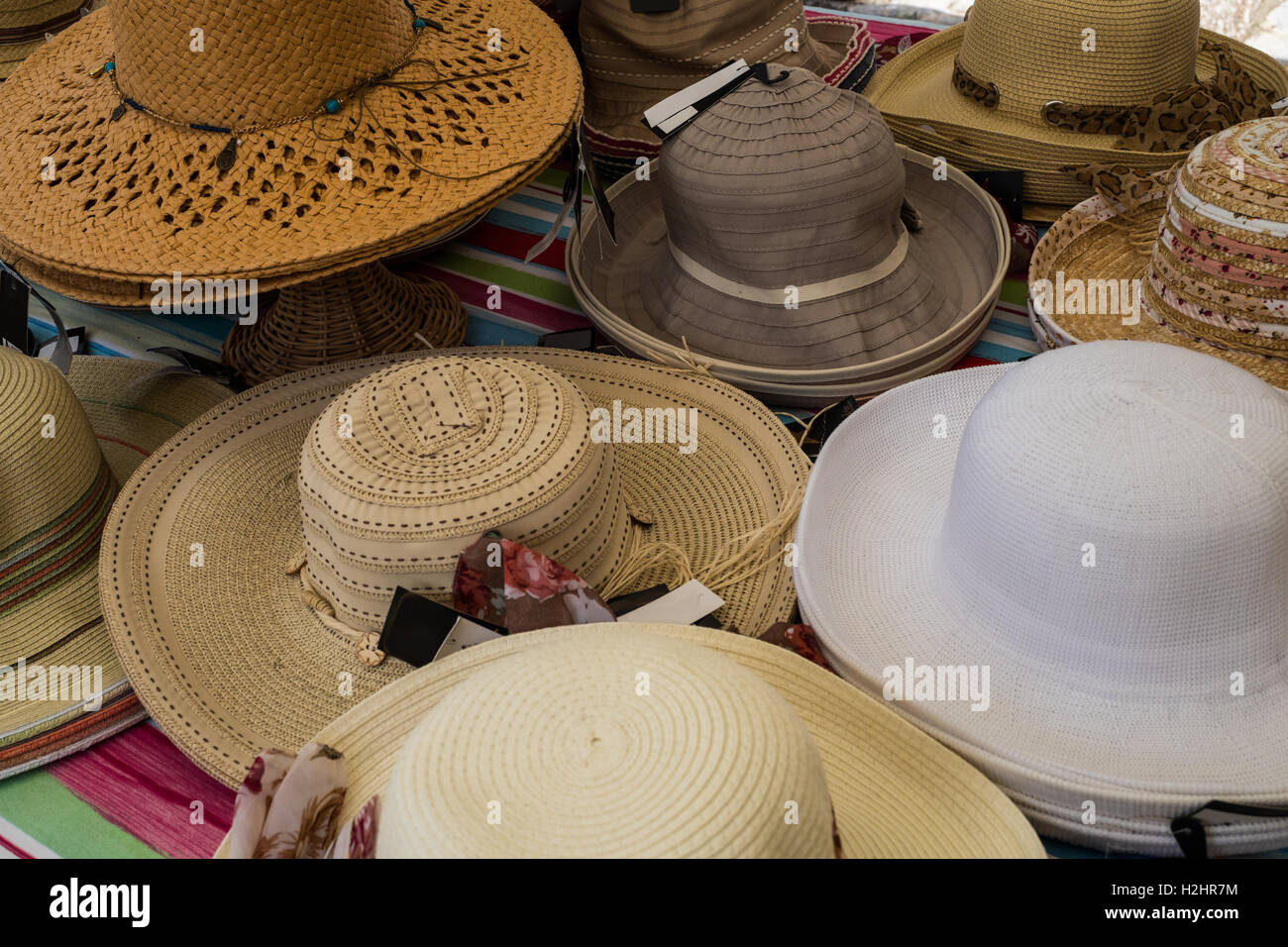 Summer hats fashion hi-res stock photography and images - Alamy