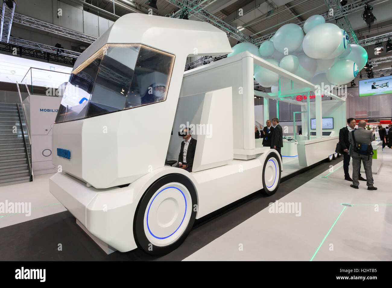 Smart logistics hi-res stock photography and images - Alamy