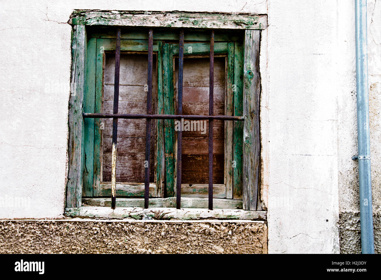 old green window Stock Photo - Alamy