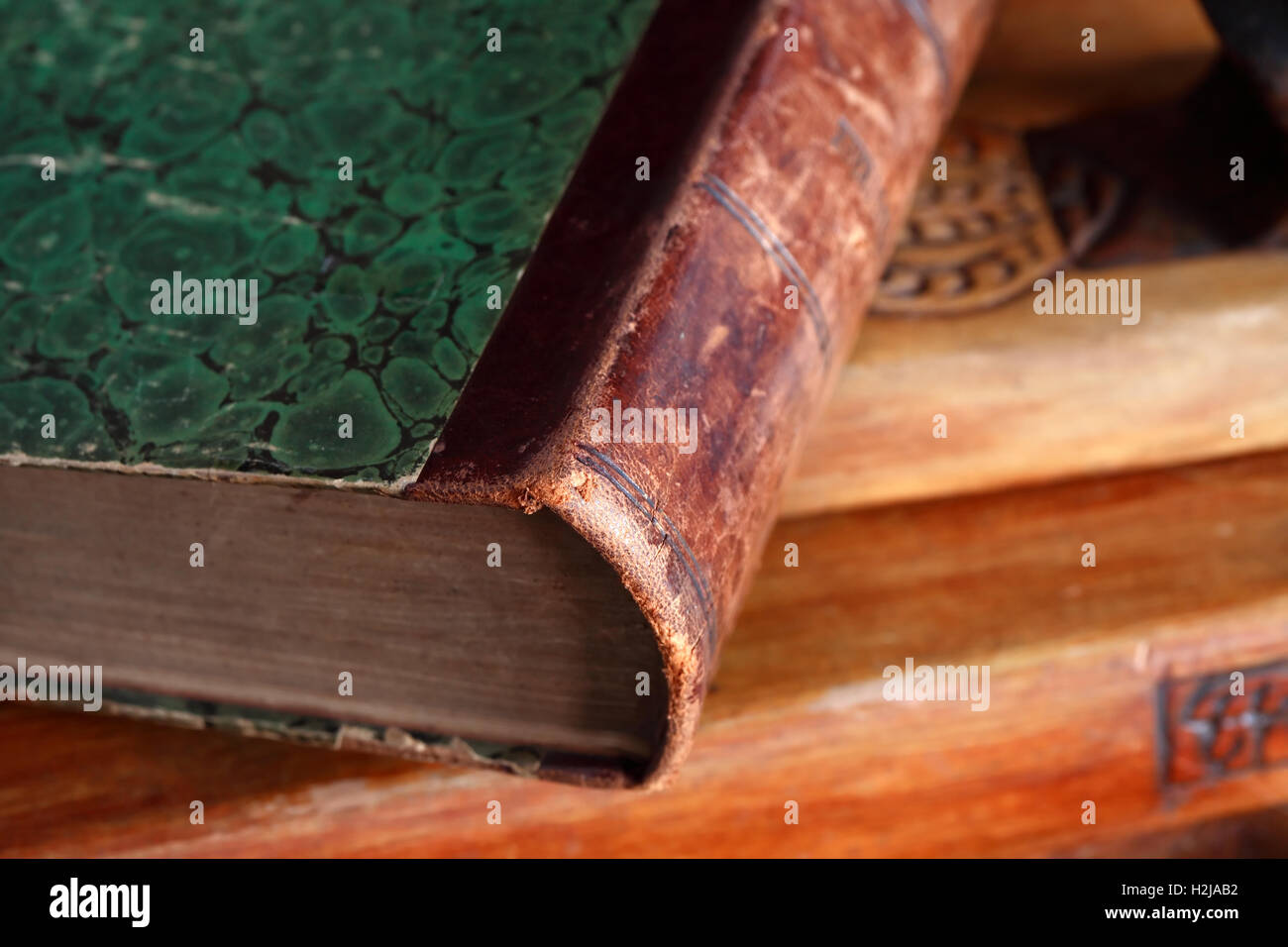 Rare book library hi-res stock photography and images - Alamy