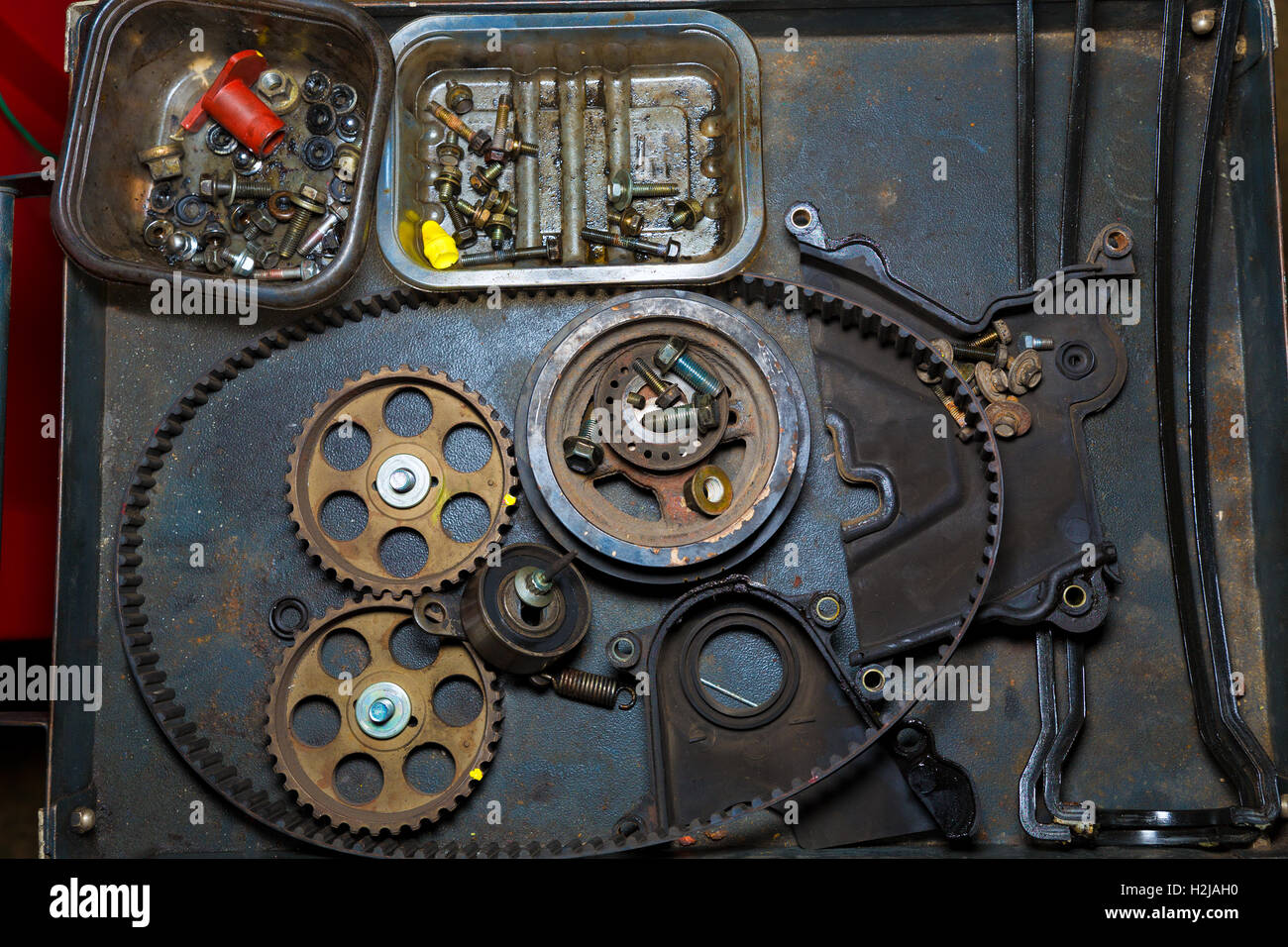 Car repair belt gears hi-res stock photography and images - Alamy