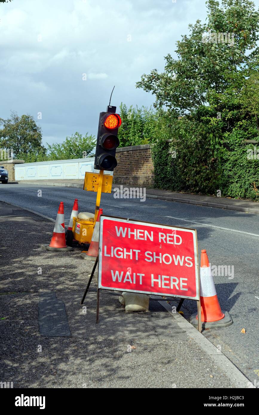 Temporary traffic lights uk hi-res stock photography and images - Alamy