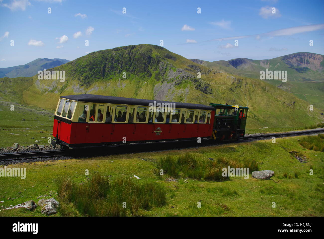 Snowdon mountain diesel locomotive hi-res stock photography and images - Alamy