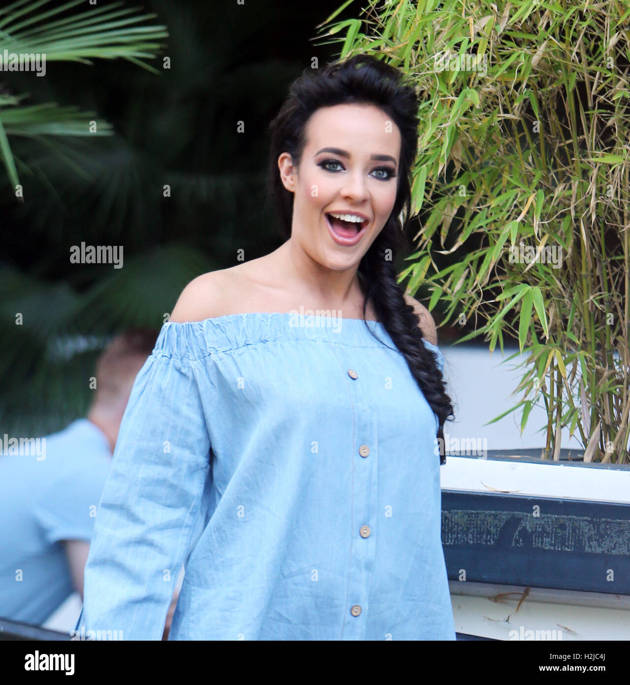 Pregnant Stephanie Davis shows off her baby bump outside the ITV ...