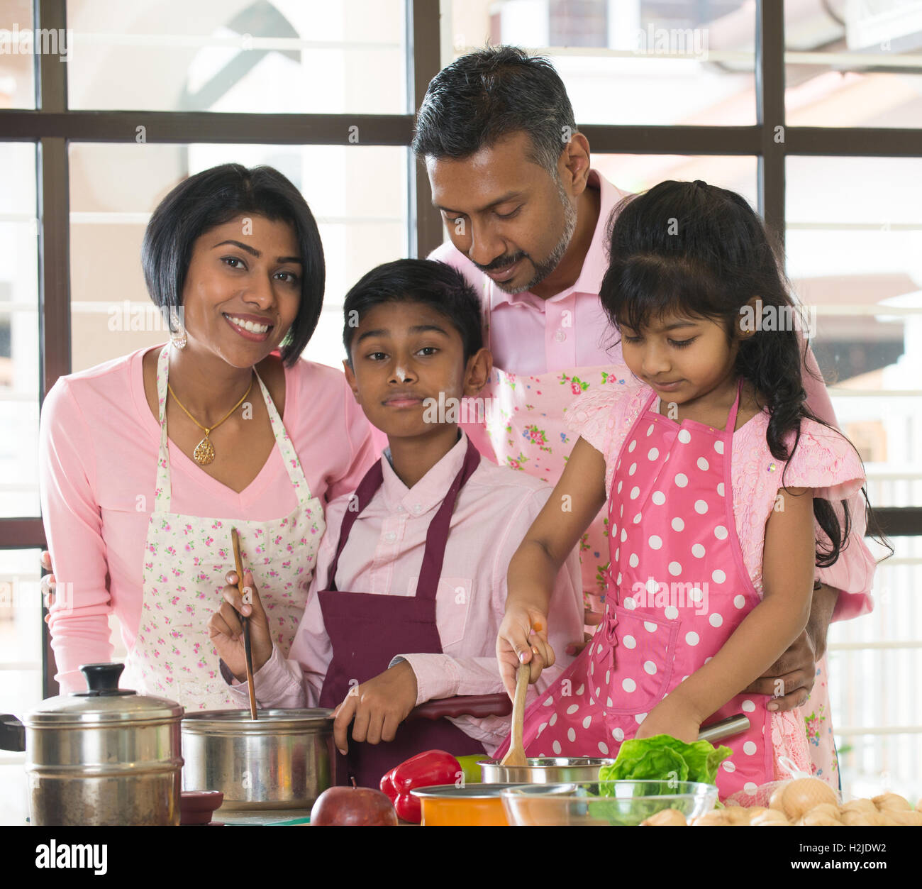 Indian dad cook hi-res stock photography and images - Alamy