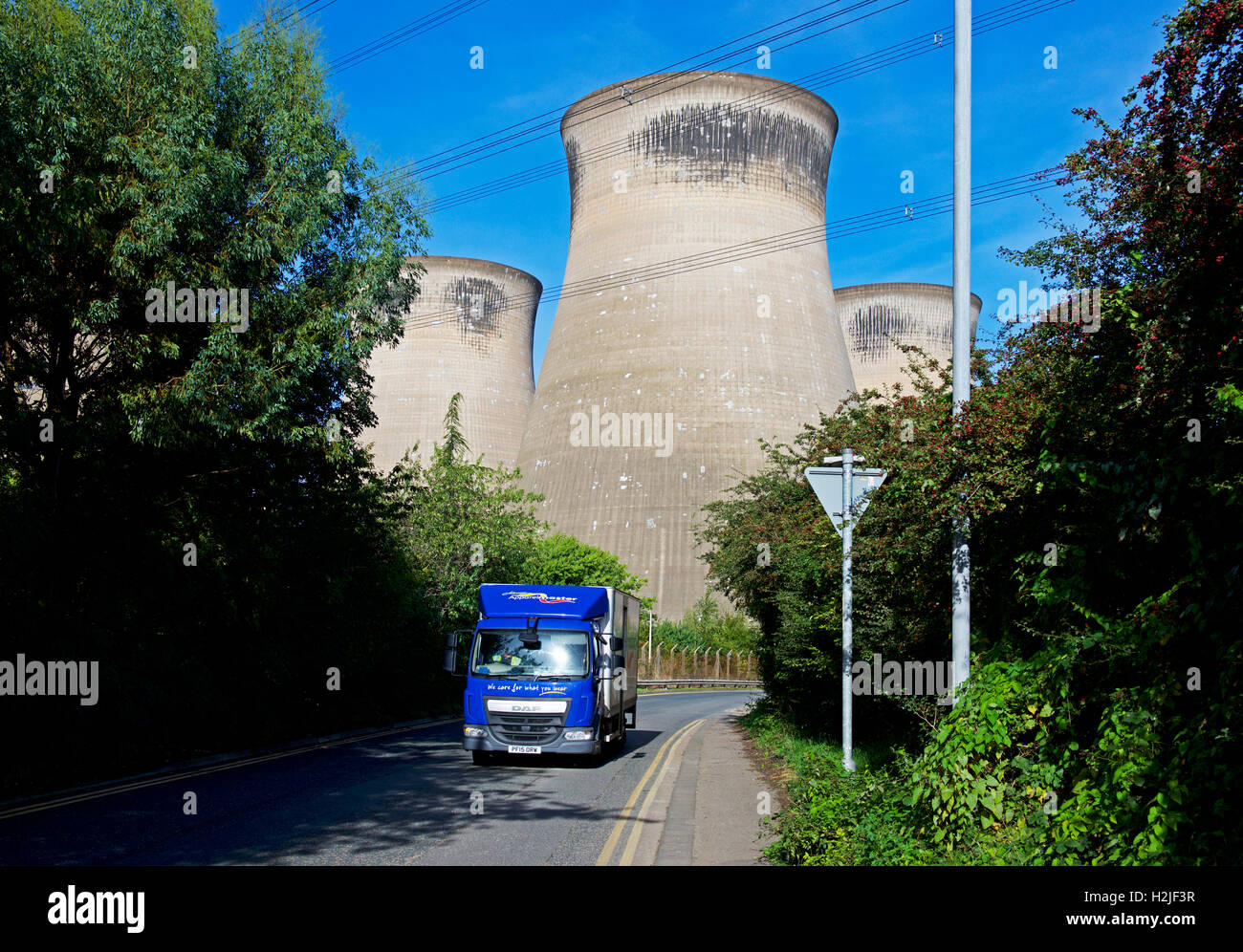 Cooling towers, Ferrybridge Power Station, West Yorkshire, England UK ...