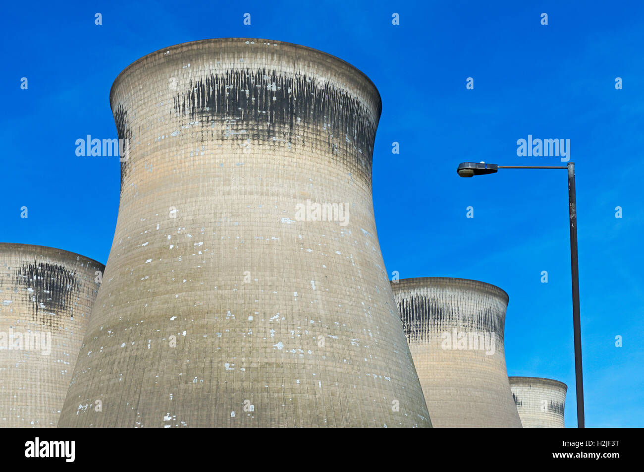 Ferrybridge power station hi-res stock photography and images - Alamy