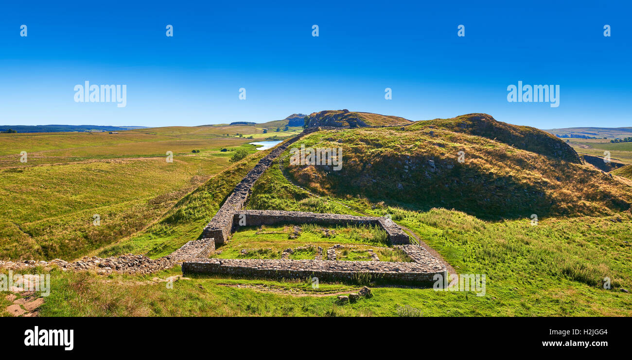 Hadrians Wall And Milecastle High Resolution Stock Photography and ...