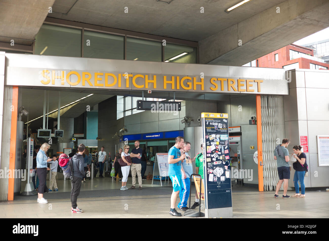 Shoreditch High Street overground station Stock Photo - Alamy