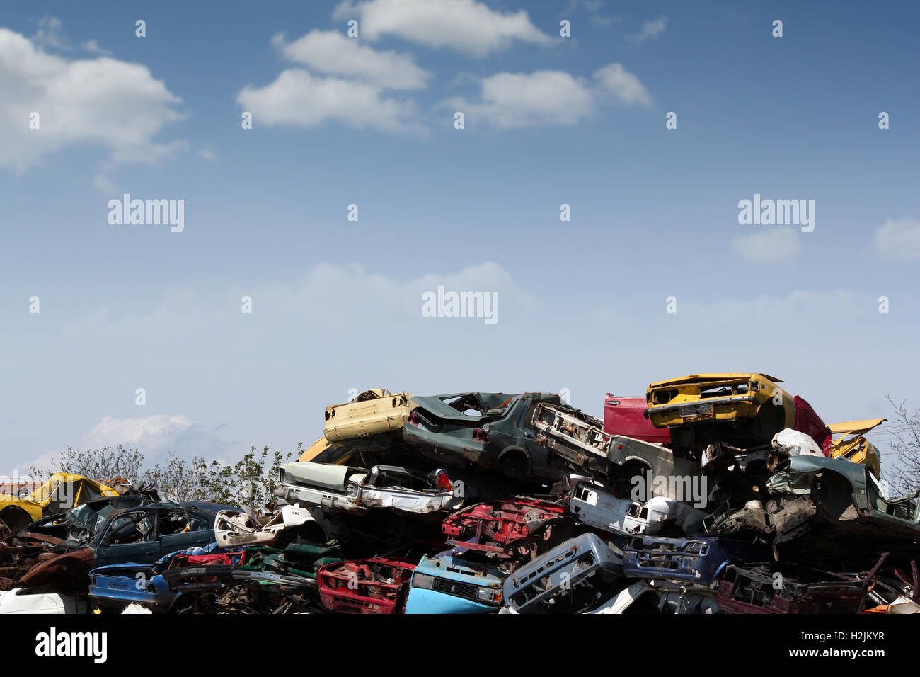 Car junk yard hi-res stock photography and images - Alamy
