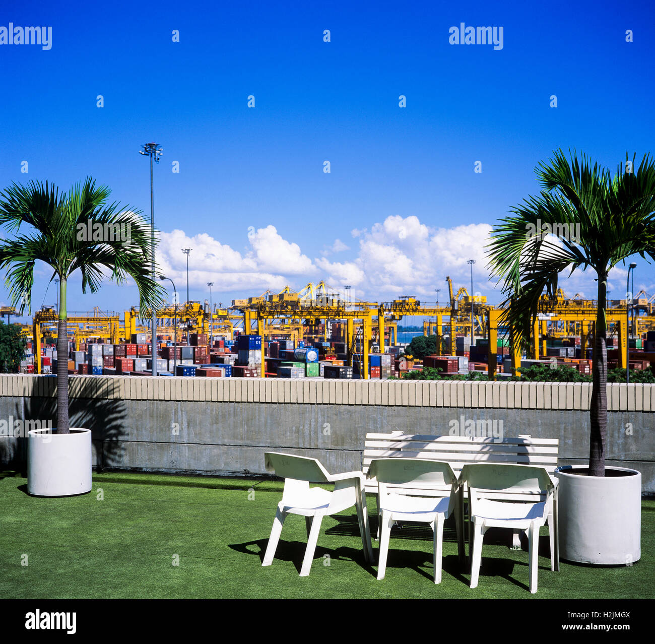 Terrace containers hi-res stock photography and images - Alamy