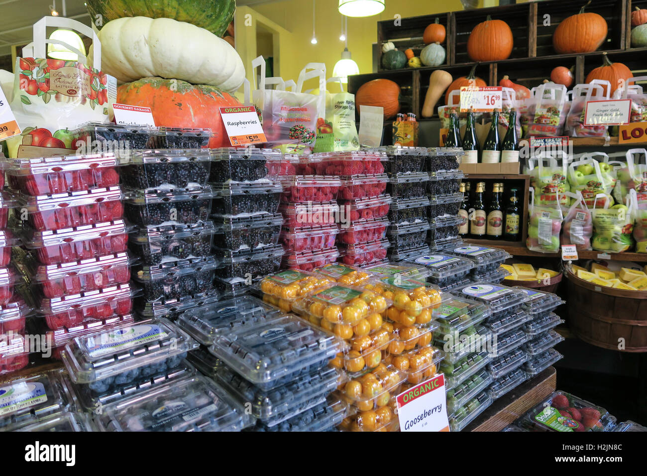 Gourmet Garage in SoHo, NYC, USA Stock Photo - Alamy