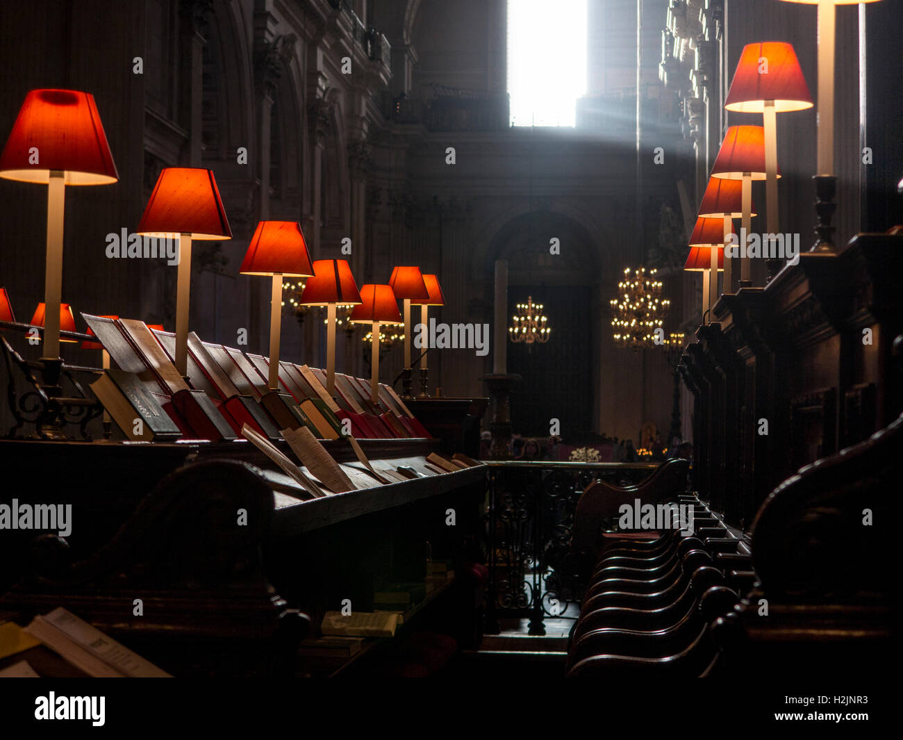 St Paul's Cathedral choir stalls Stock Photo - Alamy