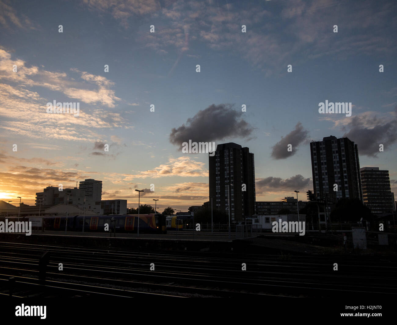 1960s tower block hi-res stock photography and images - Alamy