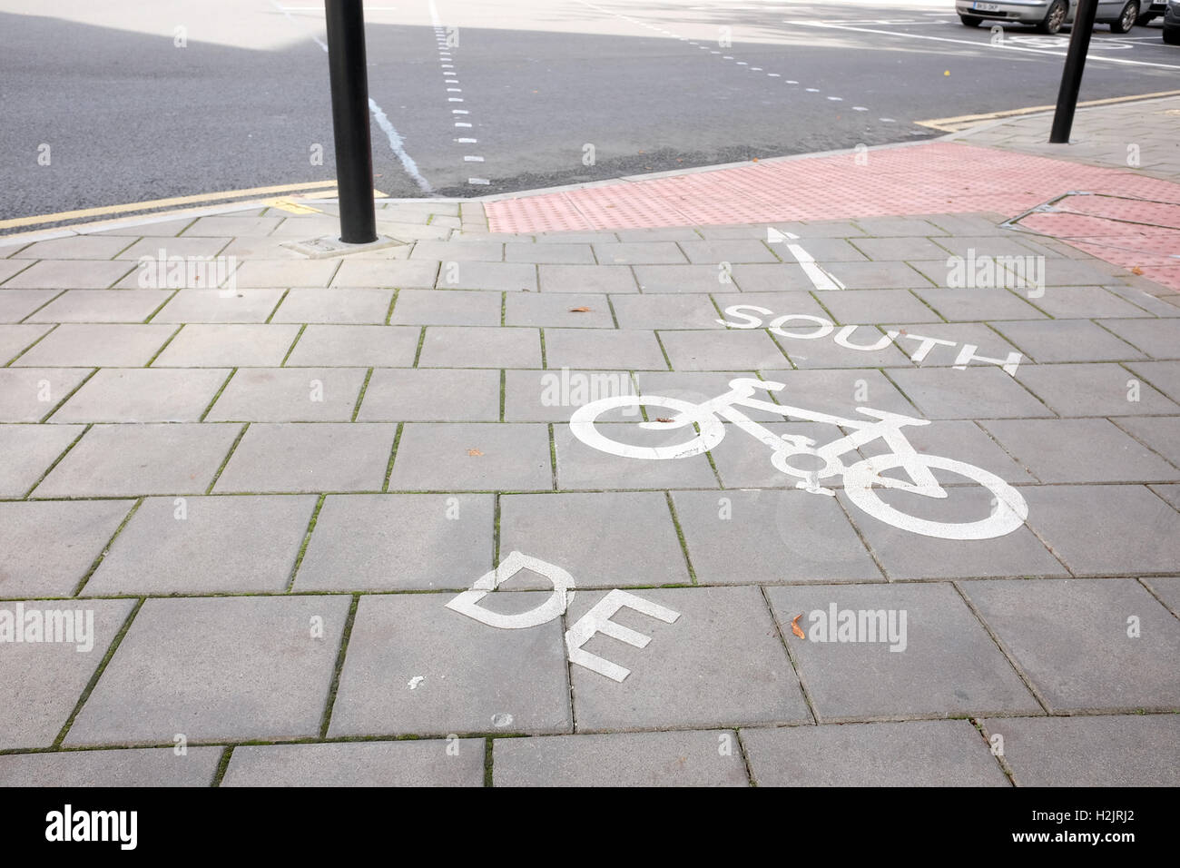 Cycle routes hi-res stock photography and images - Alamy
