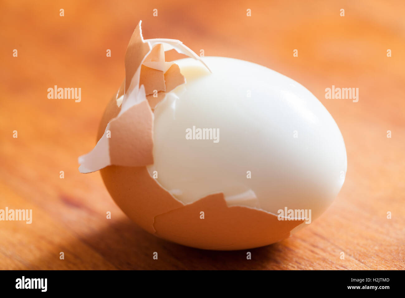 Hard boiled eggs with cracked shell Stock Photo - Alamy