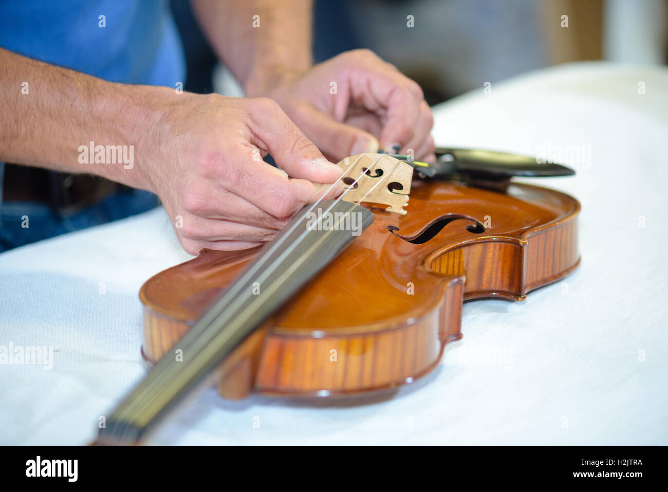 String craftsmanship hi-res stock photography and images - Alamy