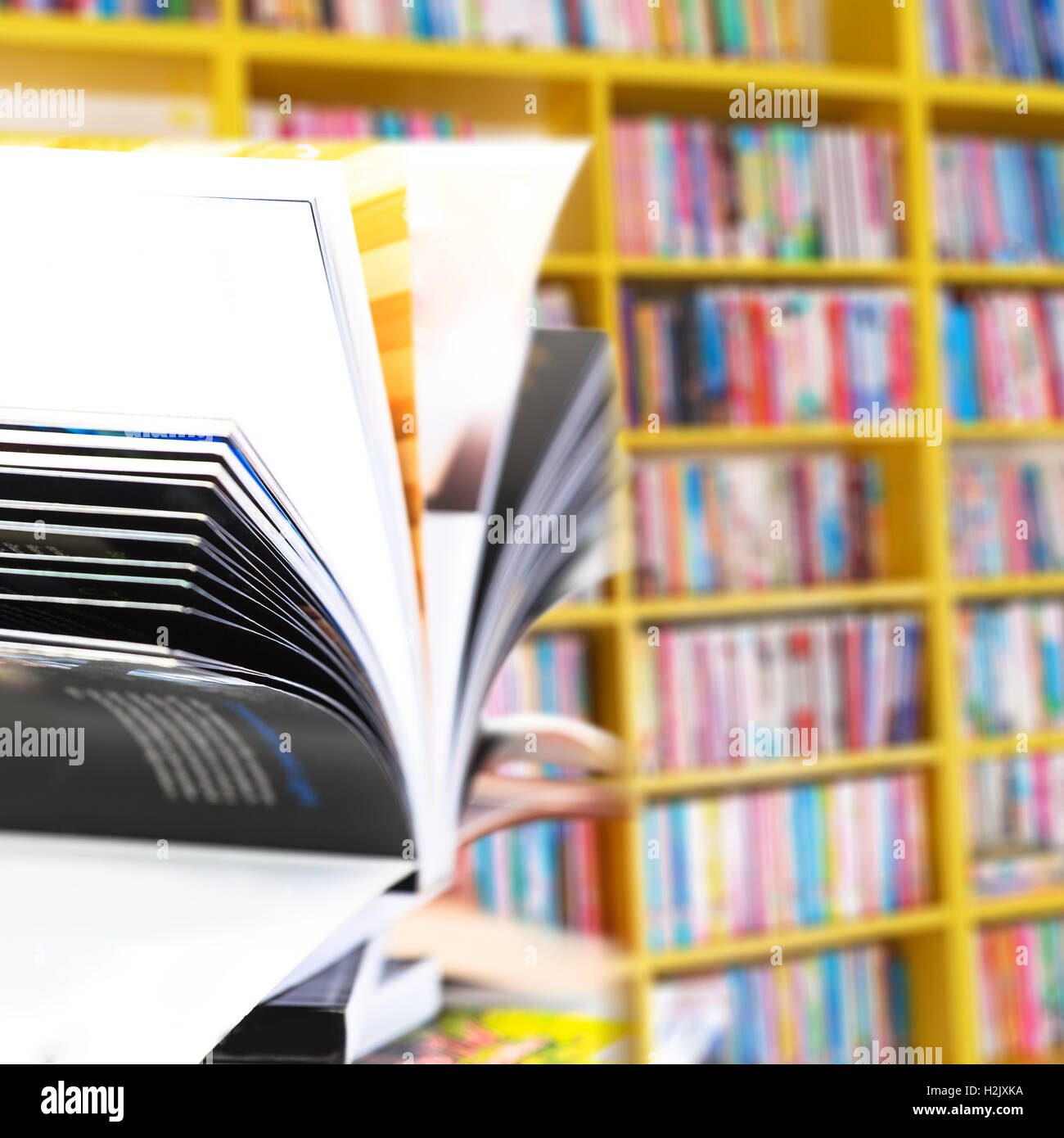 Old magazine sheets pile hi-res stock photography and images - Alamy