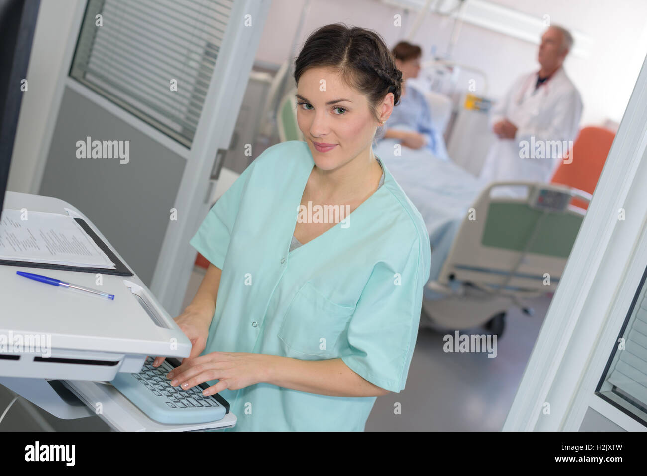 Medical assistant hi-res stock photography and images - Alamy