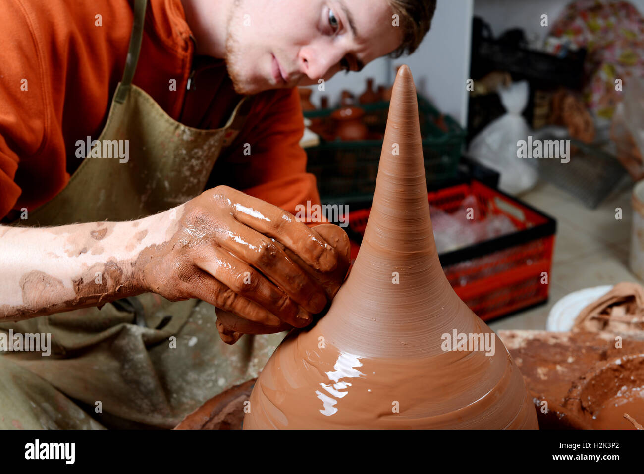 Potter at work Stock Photo - Alamy