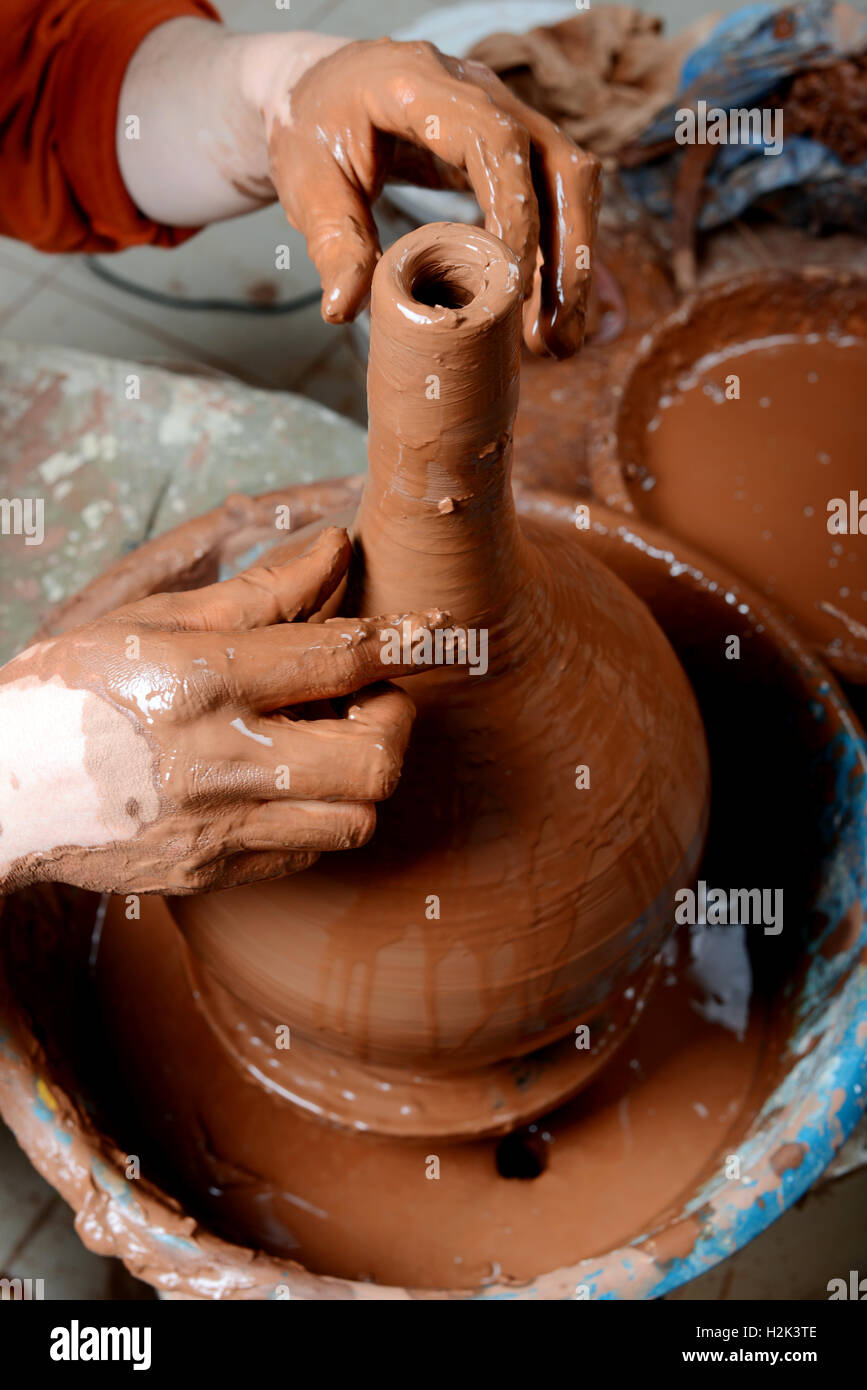 Potter at work Stock Photo - Alamy