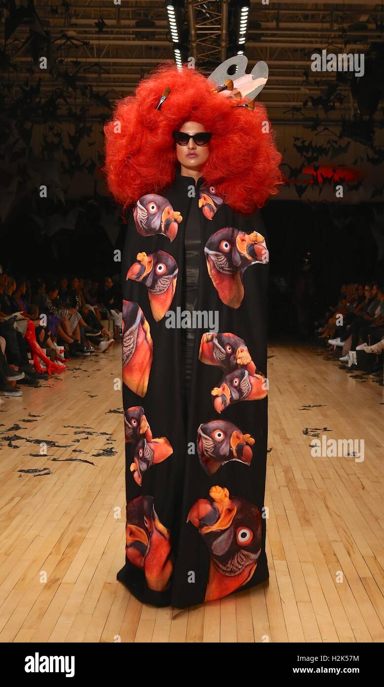 Sustainable fashion brand vin and omi hi-res stock photography and ...