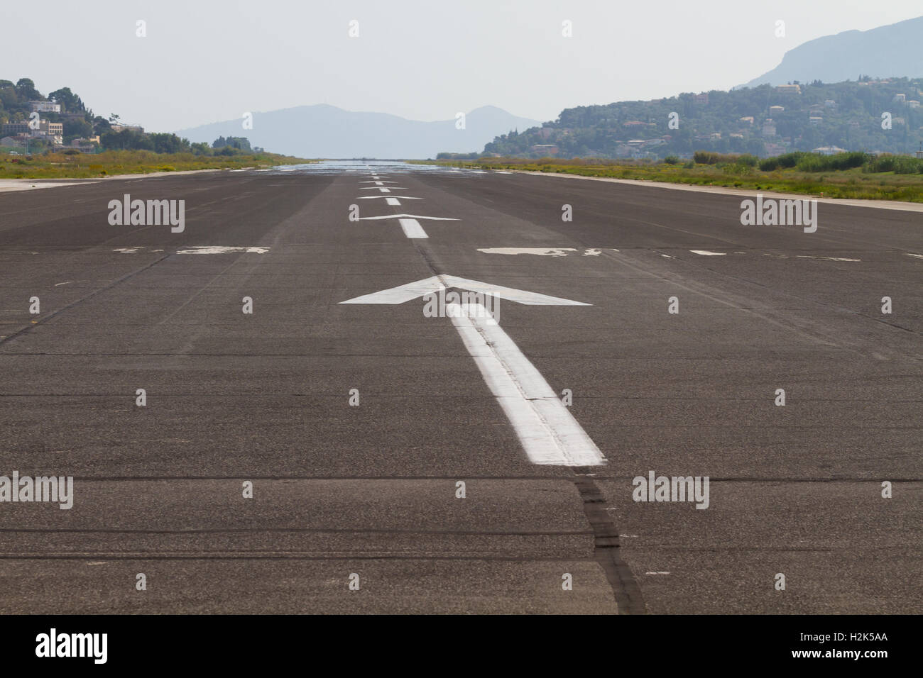 Corfu airport hi-res stock photography and images - Alamy