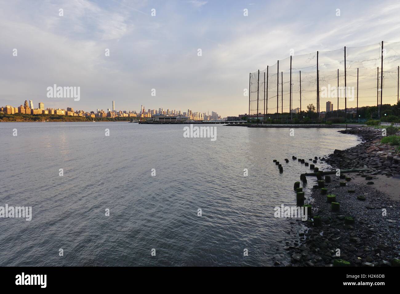 View of the Manhattan skyline in New York City seen from Edgewater, New ...