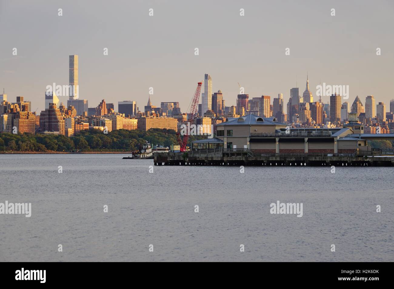 View of the Manhattan skyline in New York City seen from Edgewater, New ...