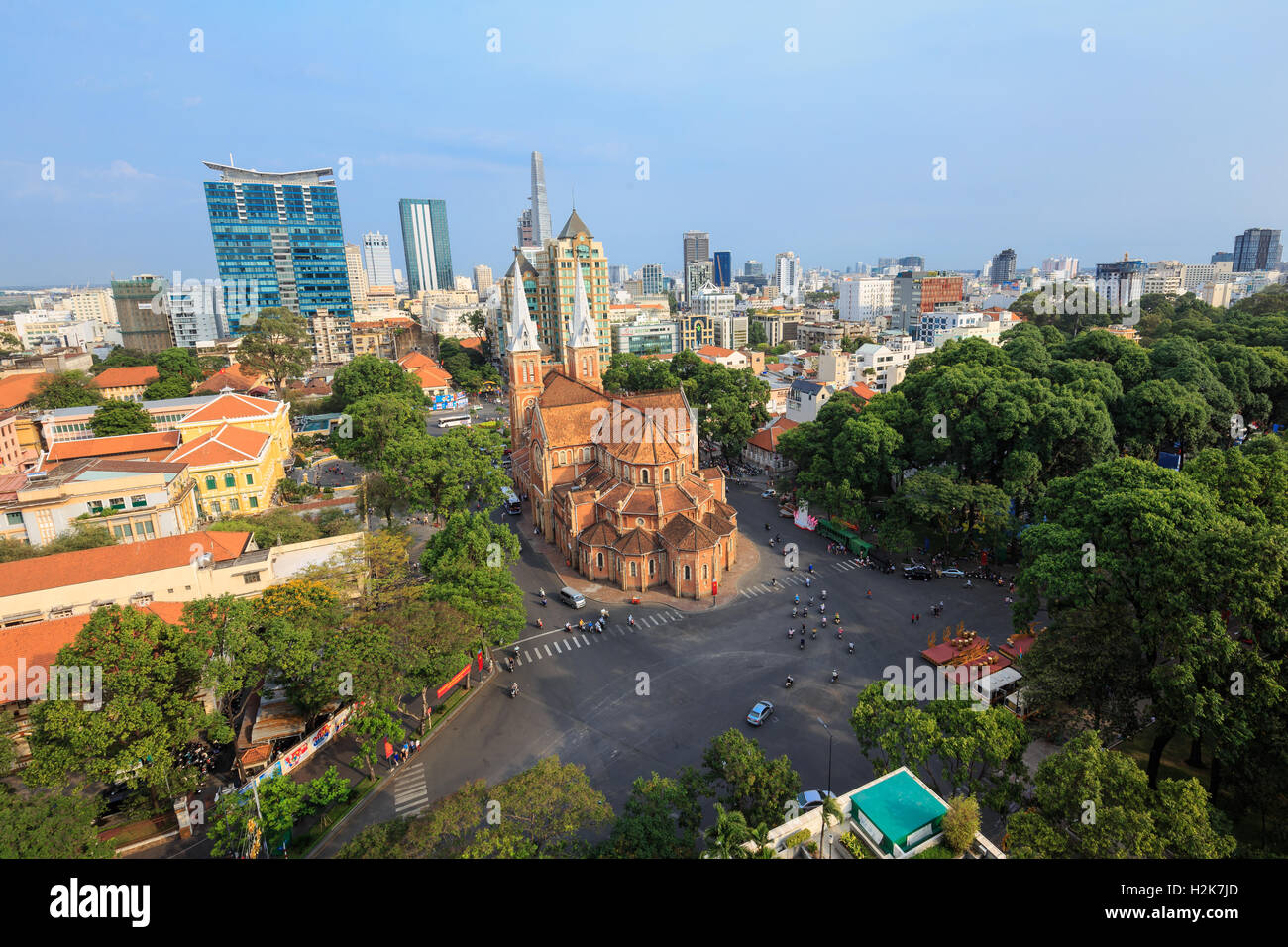 Saigon Notre Dame Cathedral, Vietnamese: Nha Tho Duc Ba Stock Photo - Alamy