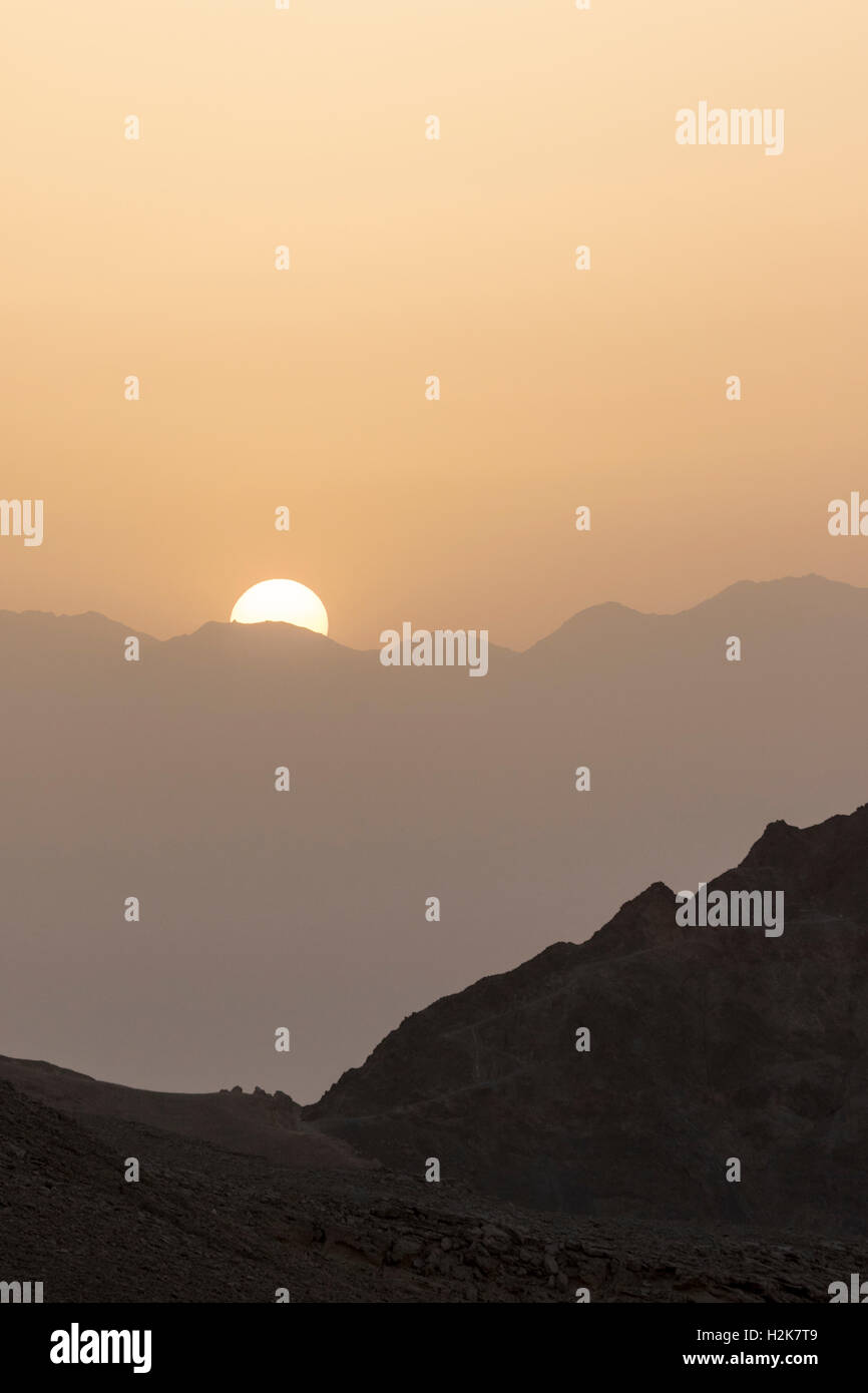 Rising sun sun rising over mountains hi-res stock photography and ...