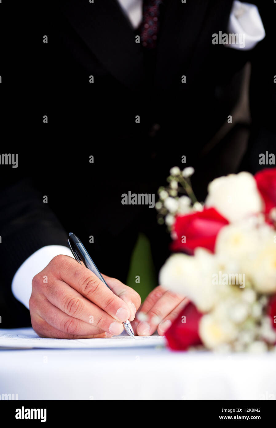 Signature red hi-res stock photography and images - Alamy