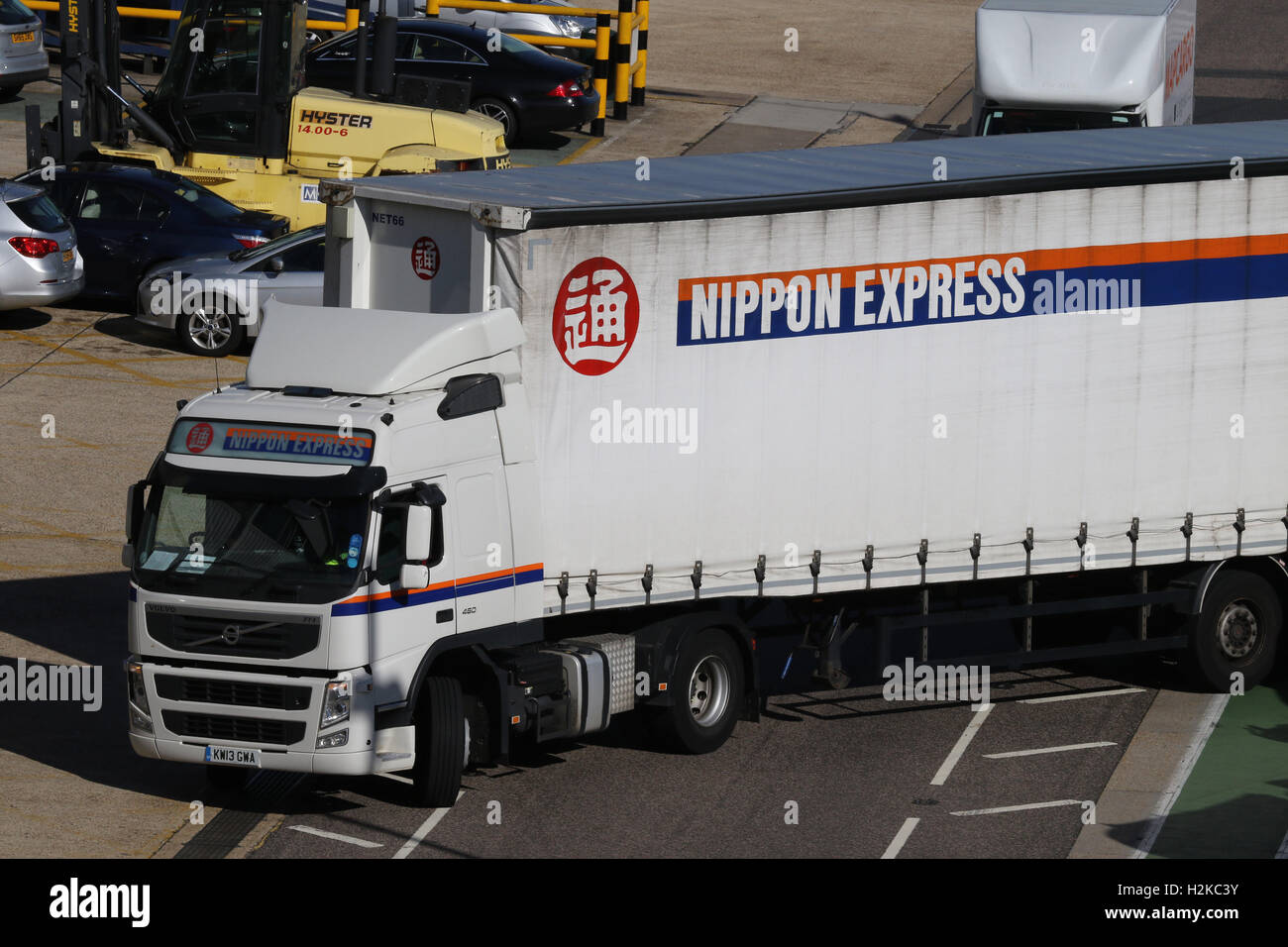 LONDON HEATHROW CARGO TERMINAL Stock Photo - Alamy