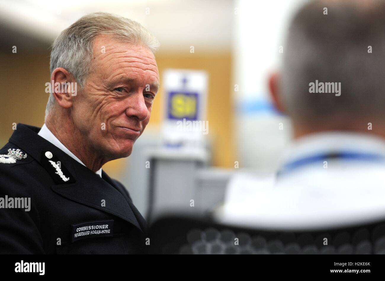 Metropolitan police commissioner bernard hogan howe speaks hi-res stock ...