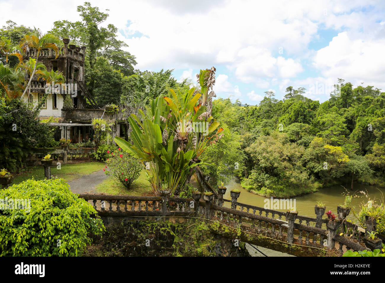 Castle garden and bridge at Paronella Park in Mena Creek, Queensland ...