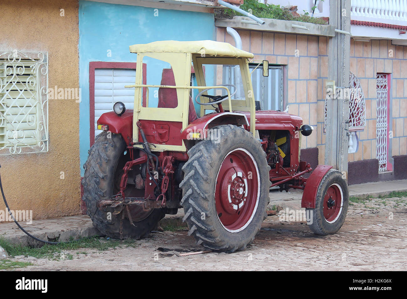 Cuban tractor hi-res stock photography and images - Alamy