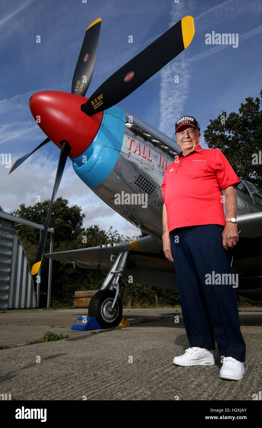 USAF WWII veteran George E Hardy, 91, is reunited with the USAF Mustang ...