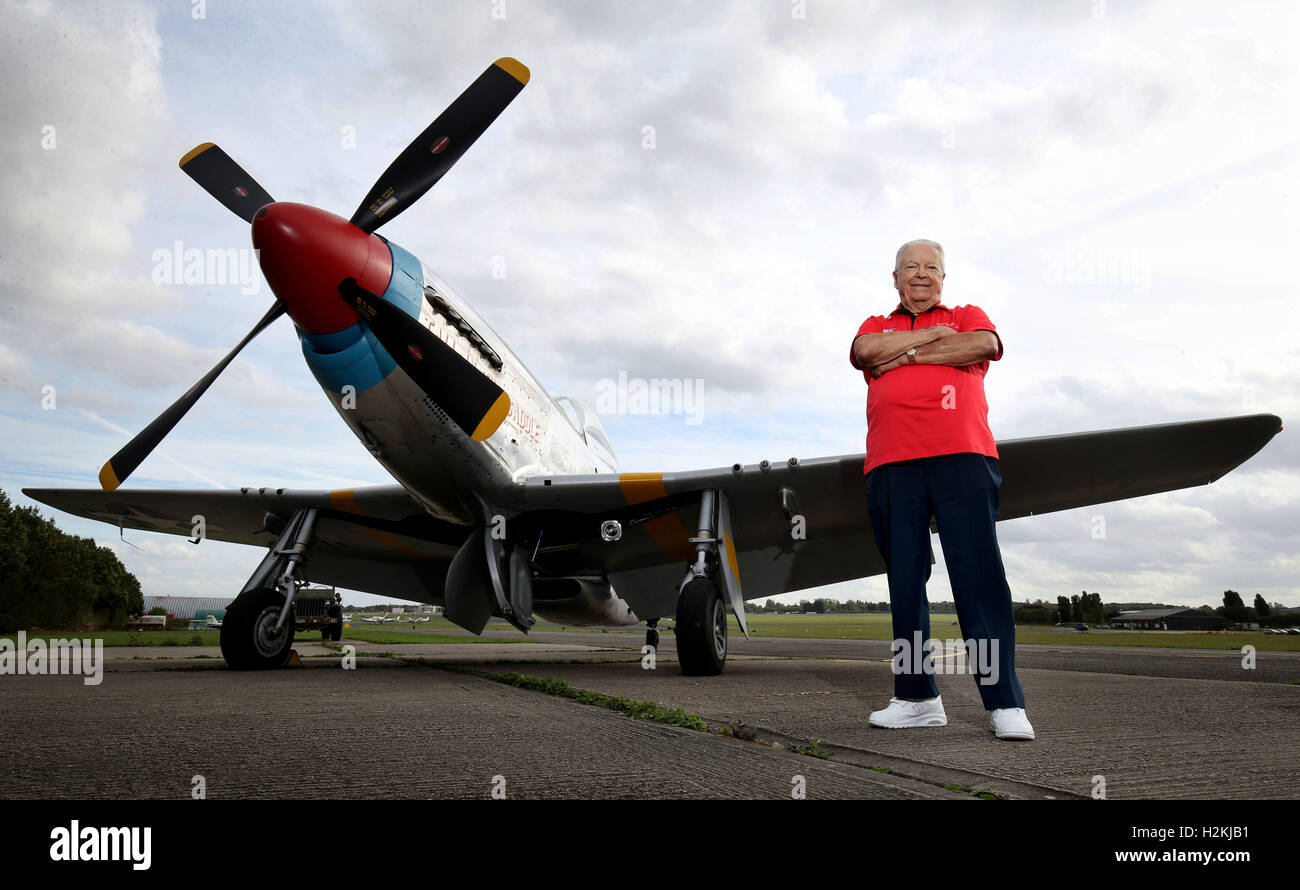 USAF WWII veteran George E Hardy, 91, is reunited with the USAF Mustang ...