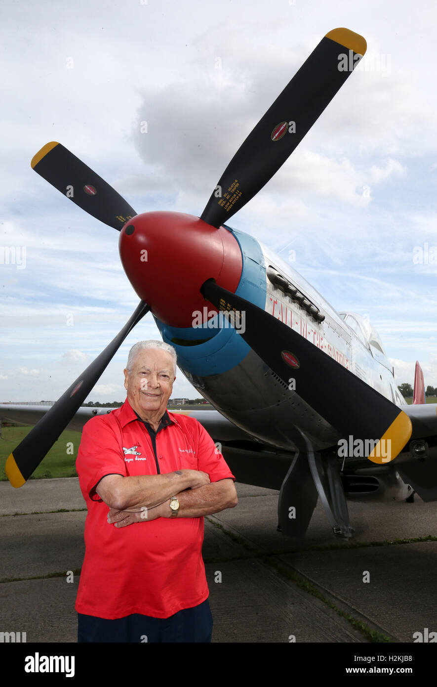 Usaf wwii veteran george e hardy hi-res stock photography and images ...