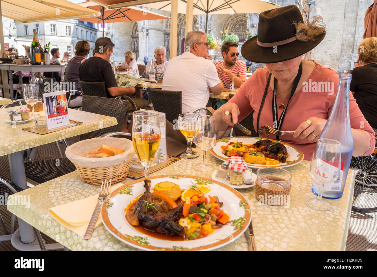 Brasserie le parvis laon hi-res stock photography and images - Alamy