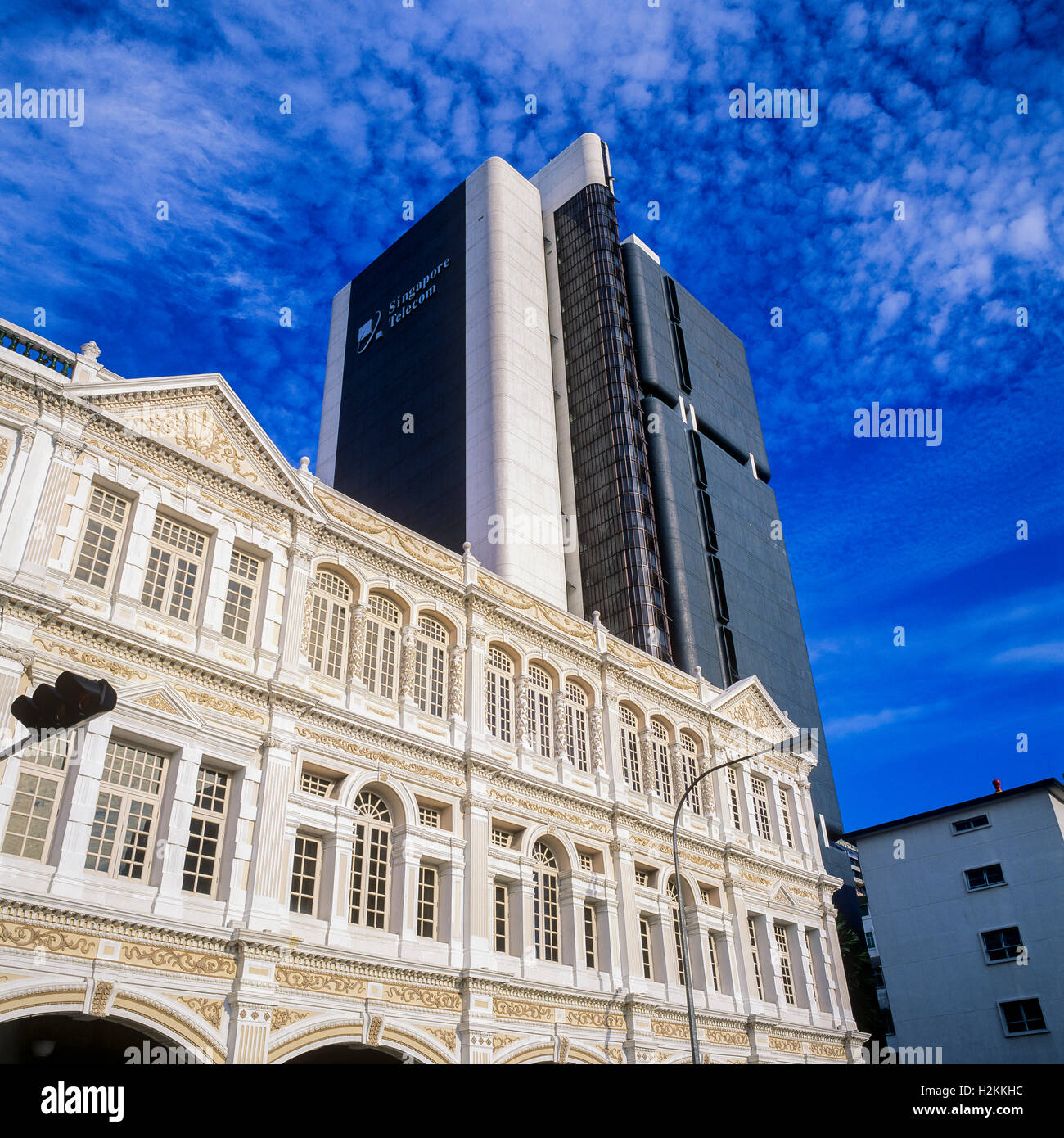 Singaporean high rise offices buildings hi-res stock photography and ...