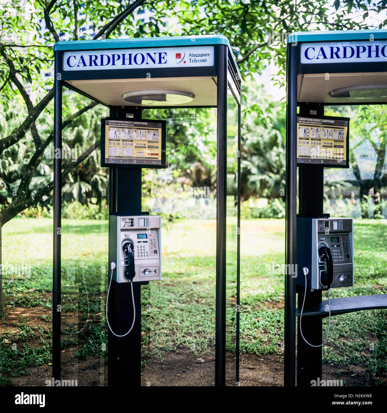 Singapore pay phone boxes hi-res stock photography and images - Alamy