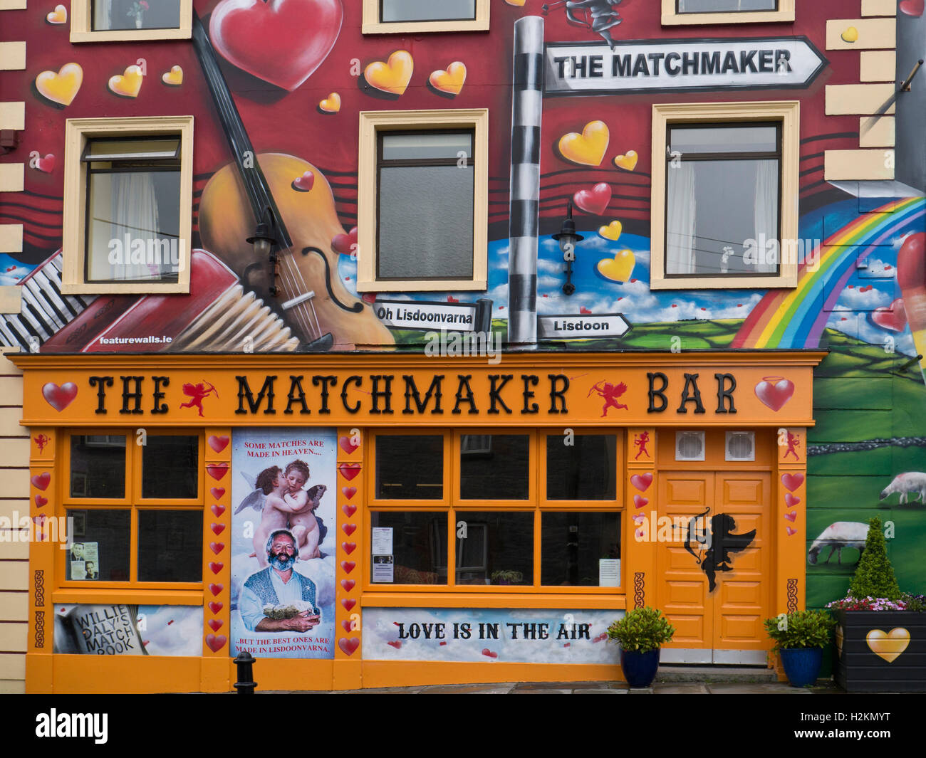 Matchmaker bar ireland hi-res stock photography and images - Alamy