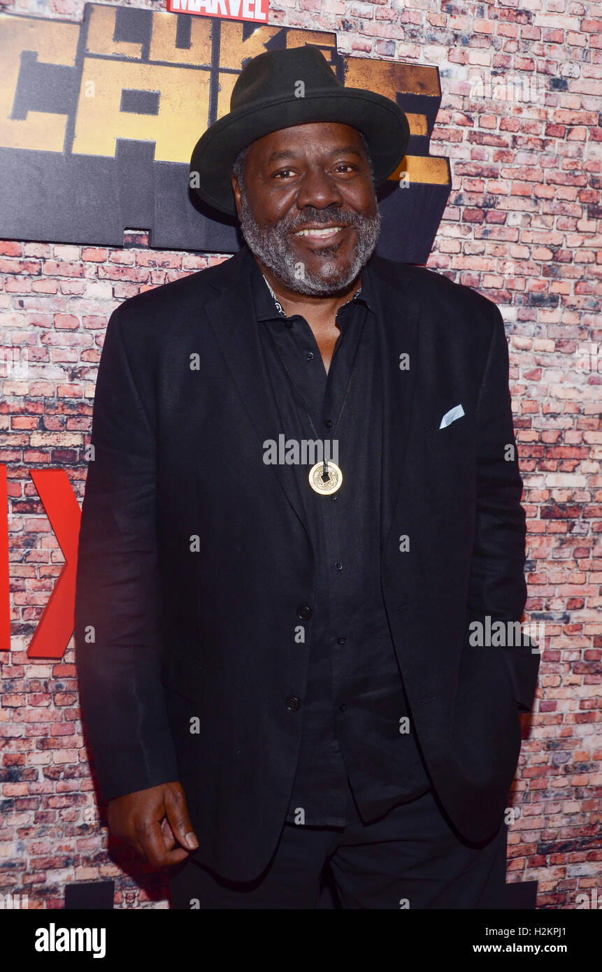 Frankie faison hi-res stock photography and images - Alamy