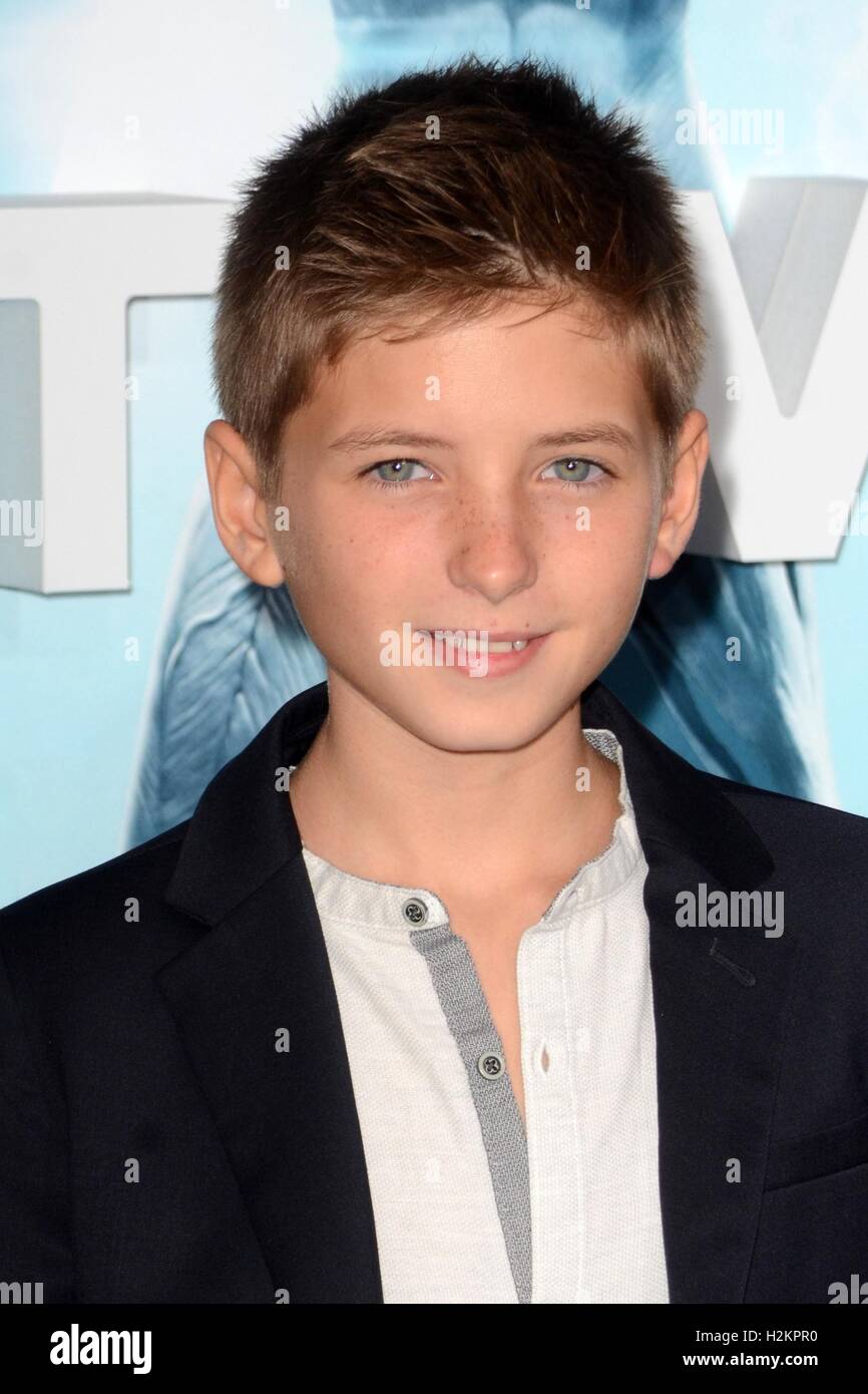 Los Angeles, CA, USA. 28th Sep, 2016. Oliver Bell at arrivals for ...