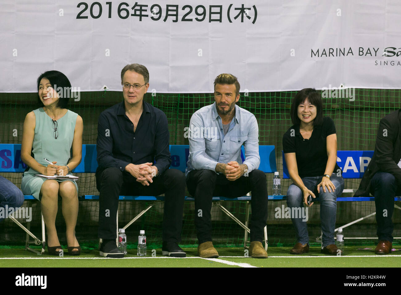 David beckham signing for fans hi-res stock photography and images - Alamy