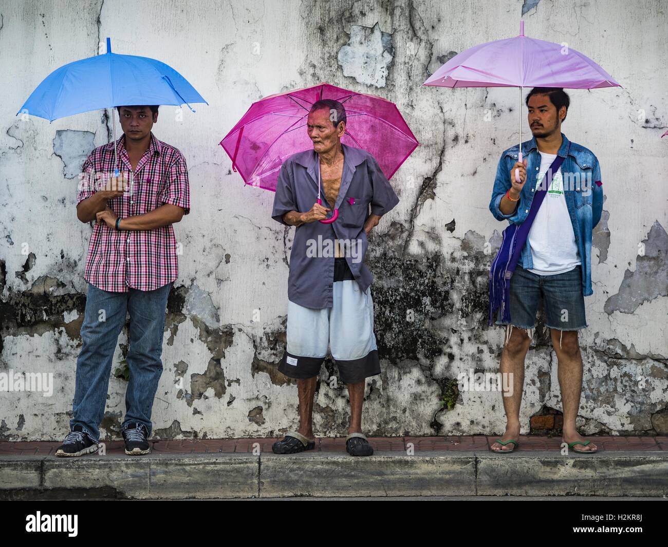 Bangkok, Bangkok, Thailand. 29th Sep, 2016. Supporters of the residents ...