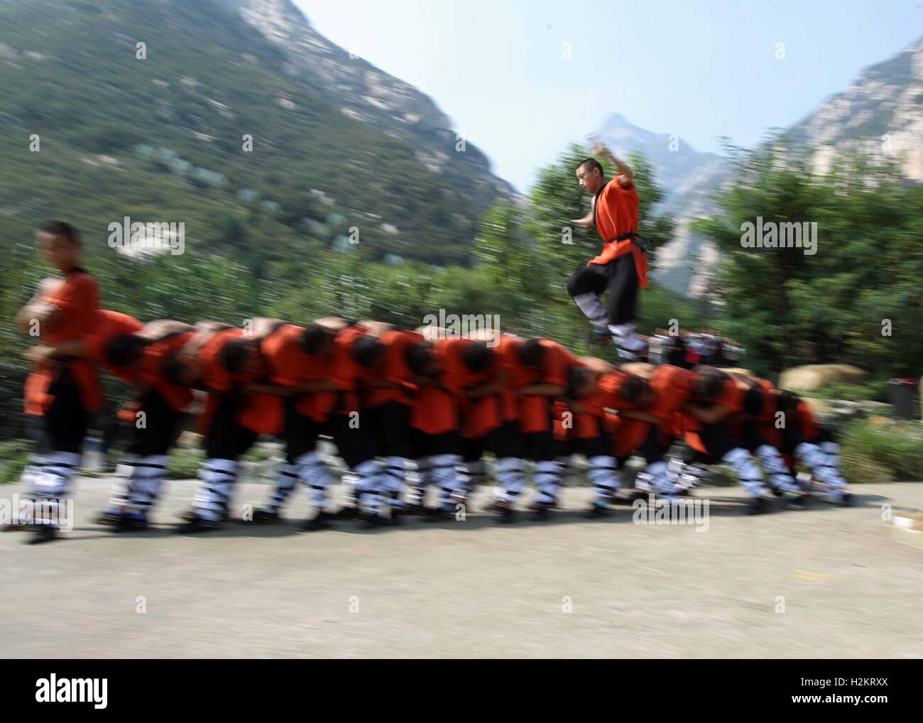Dengfeng, Dengfeng, China. 29th Sep, 2016. Monks of Shaolin Temple ...
