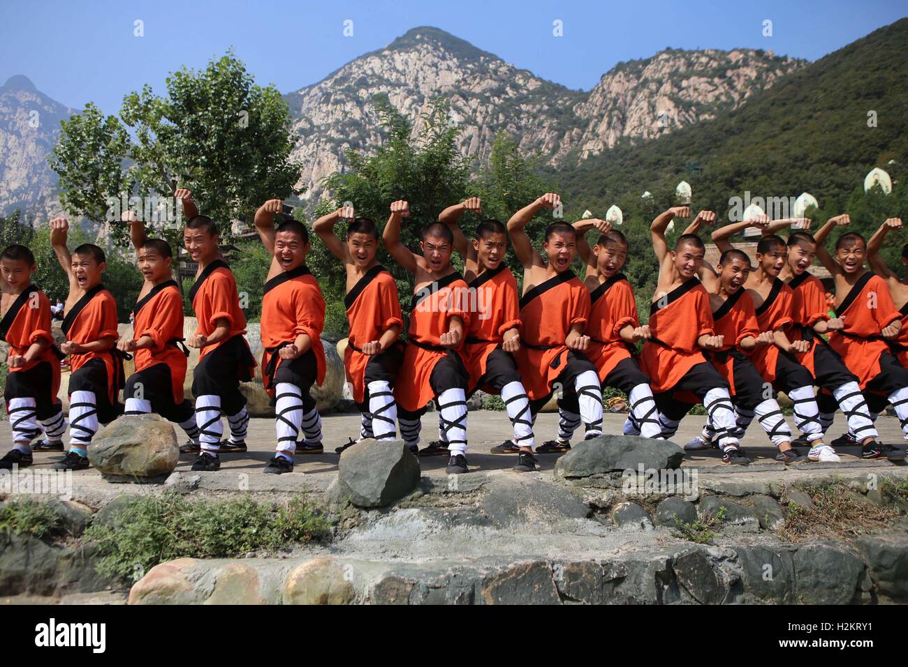 Dengfeng, Dengfeng, China. 29th Sep, 2016. Monks of Shaolin Temple ...